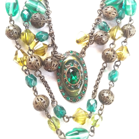 2028 | Jewelry | 228 Vintage Look Emerald Green Necklace | Poshmark